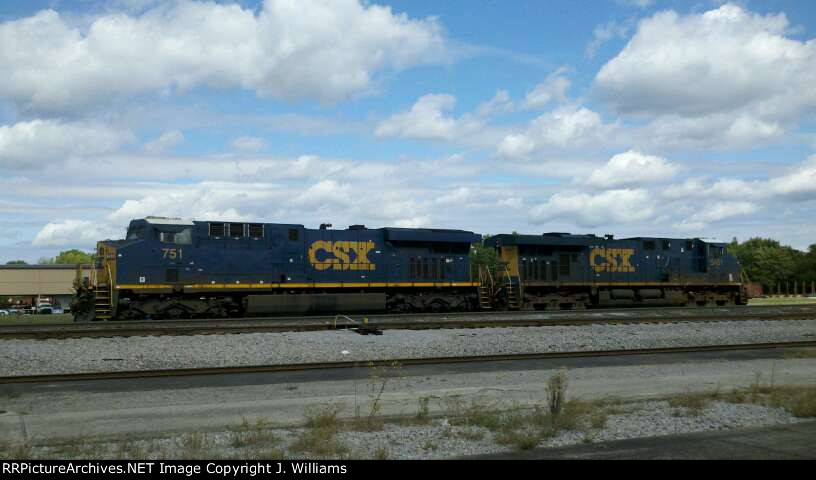 CSX 751 & 5451 waiting on next crew at the Yard office